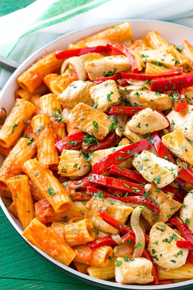 Chicken Riggies (Rigatoni de pollo picante) 【 Cazuelas Online